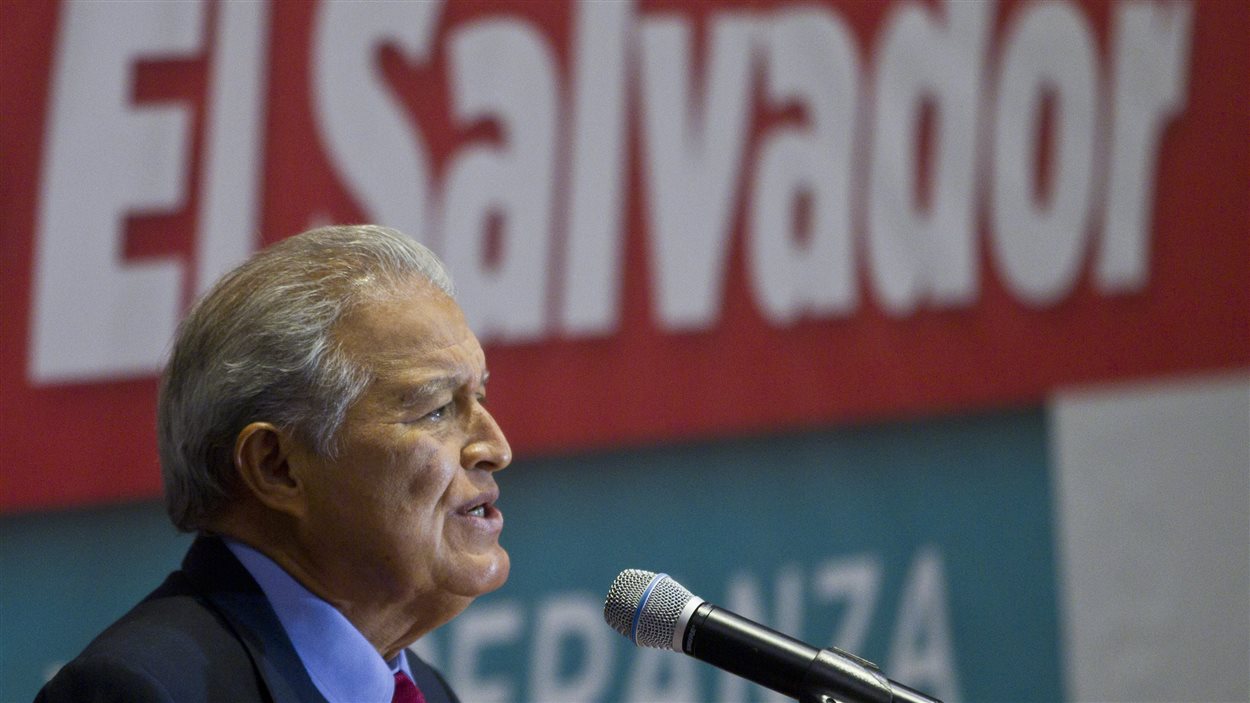 Un ancien guérillero à la tête du Salvador | Radio-Canada