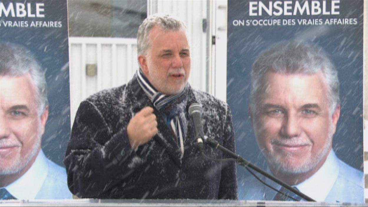 Bataille dans Roberval : le pari de Philippe Couillard | Radio-Canada