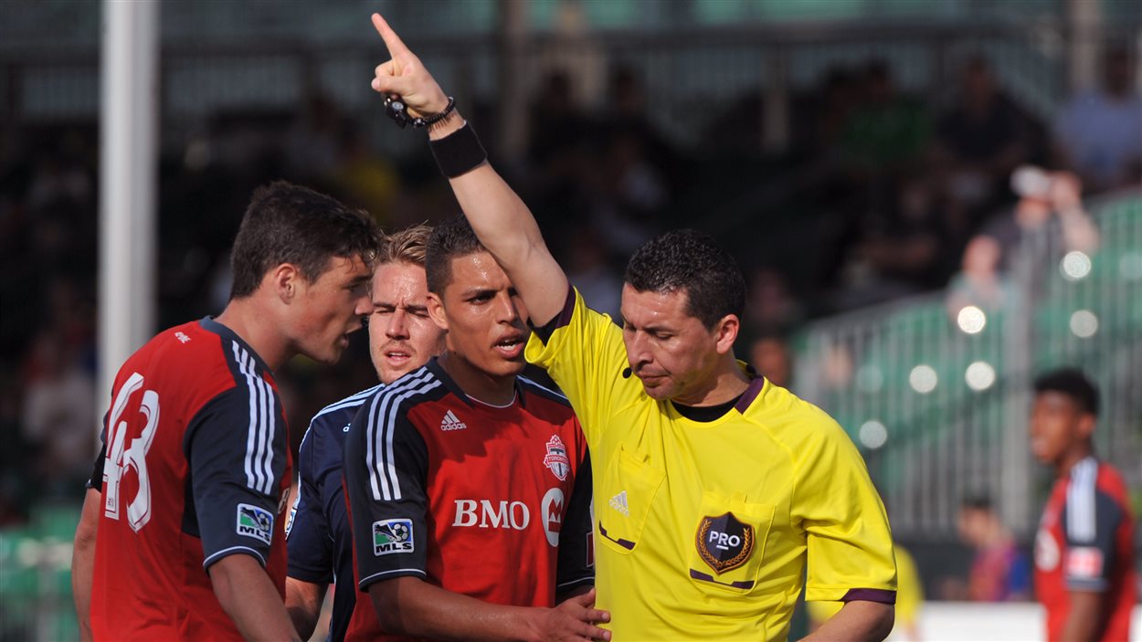 Les arbitres de retour | Radio-Canada