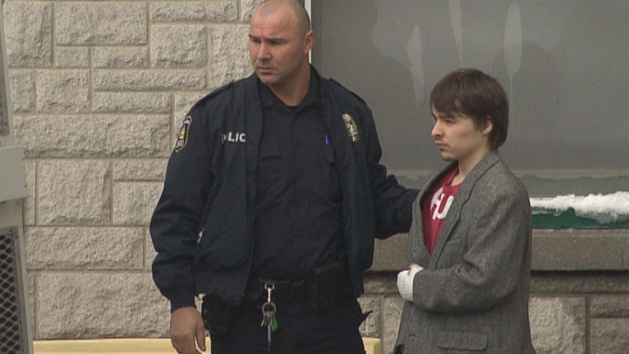 Jeune homme brûlé vif : le suspect apte à subir son procès | Radio-Canada