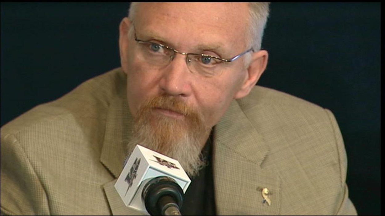 L'ancien footballeur Lyle Bauer se joint aux conservateurs | Radio-Canada