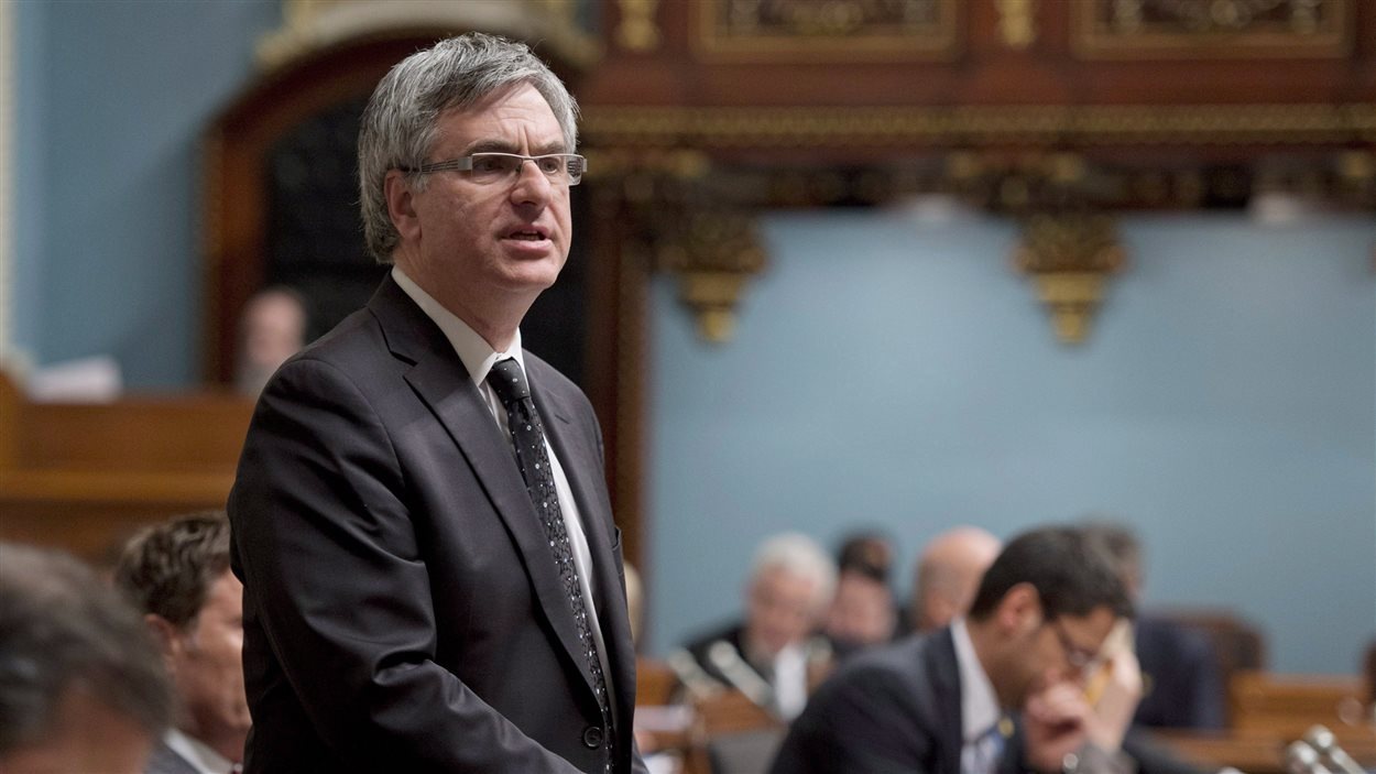 Jean-Marc Fournier évoque l'ouverture de la Constitution à Ottawa ...