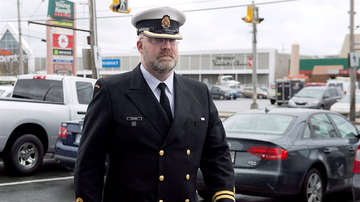 Un officier de la Marine canadienne devrait connaître sa peine pour ...
