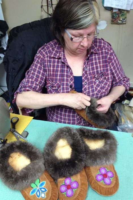 Le prince Charles s'arrête à Saint-Boniface | Radio-Canada