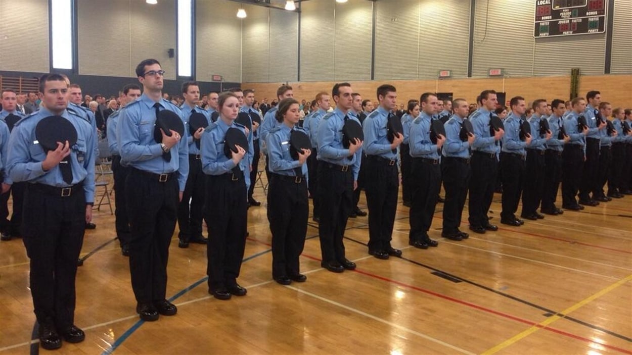 Les finissants de l'École nationale de police touchés par les ...