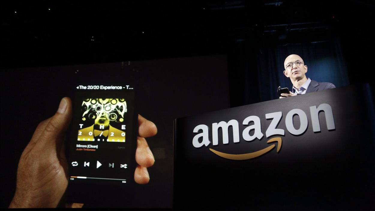 Amazon lance son propre téléphone intelligent | Radio-Canada