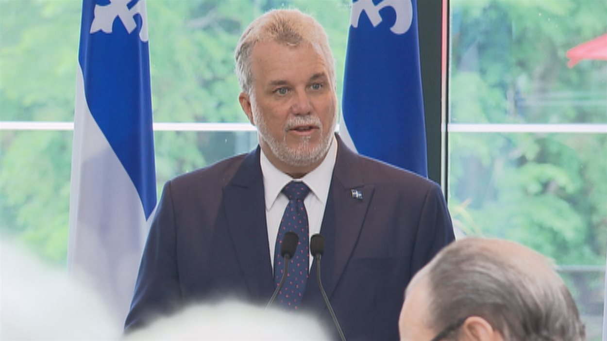 Philippe Couillard lance un appel au calme dans le dossier innu | Radio ...