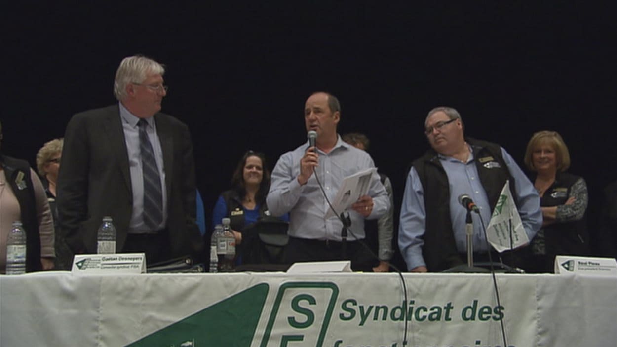 La Ville s'entend avec ses fonctionnaires municipaux | Radio-Canada