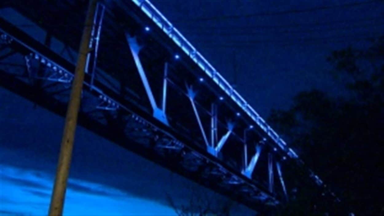 Le pont High Level d’Edmonton s’illumine | Radio-Canada