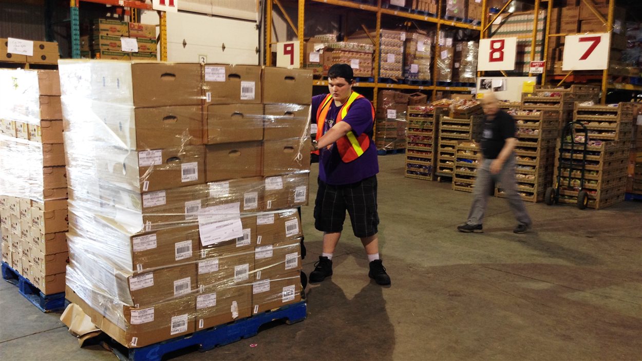 Le dépôt alimentaire de Moncton peine à financer ses boîtes de ...