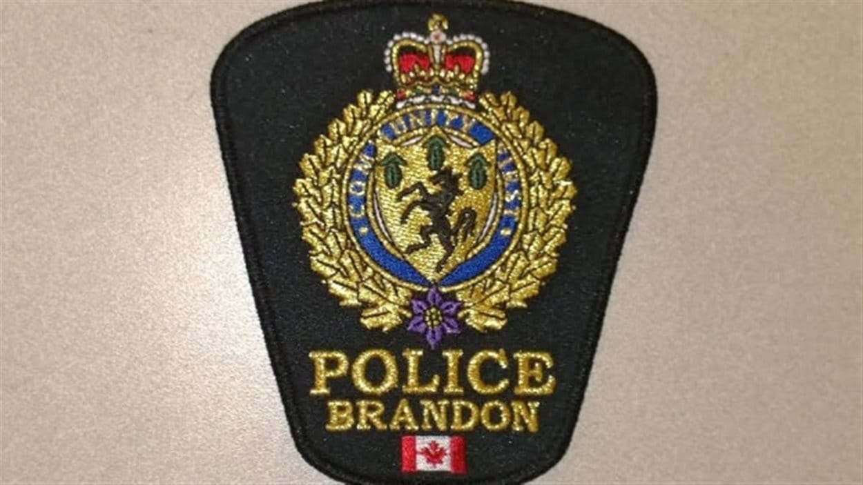 Un sac à main fait échouer un vol dans un restaurant | Radio-Canada