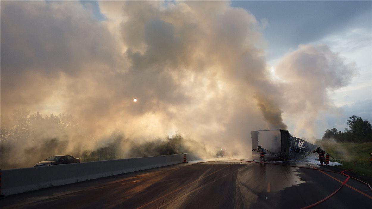 Circulation impossible sur l’autoroute 401 près de Belleville | Radio ...