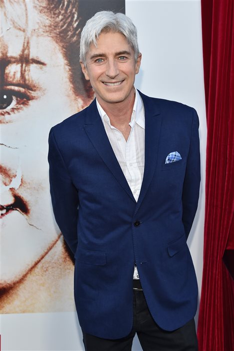 Des scènes inédites pour les 25 ans de la série culte Twin Peaks ...