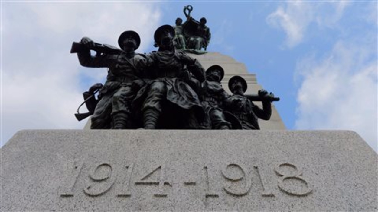 Il y a 100 ans, le Canada était entraîné dans la Première Guerre ...