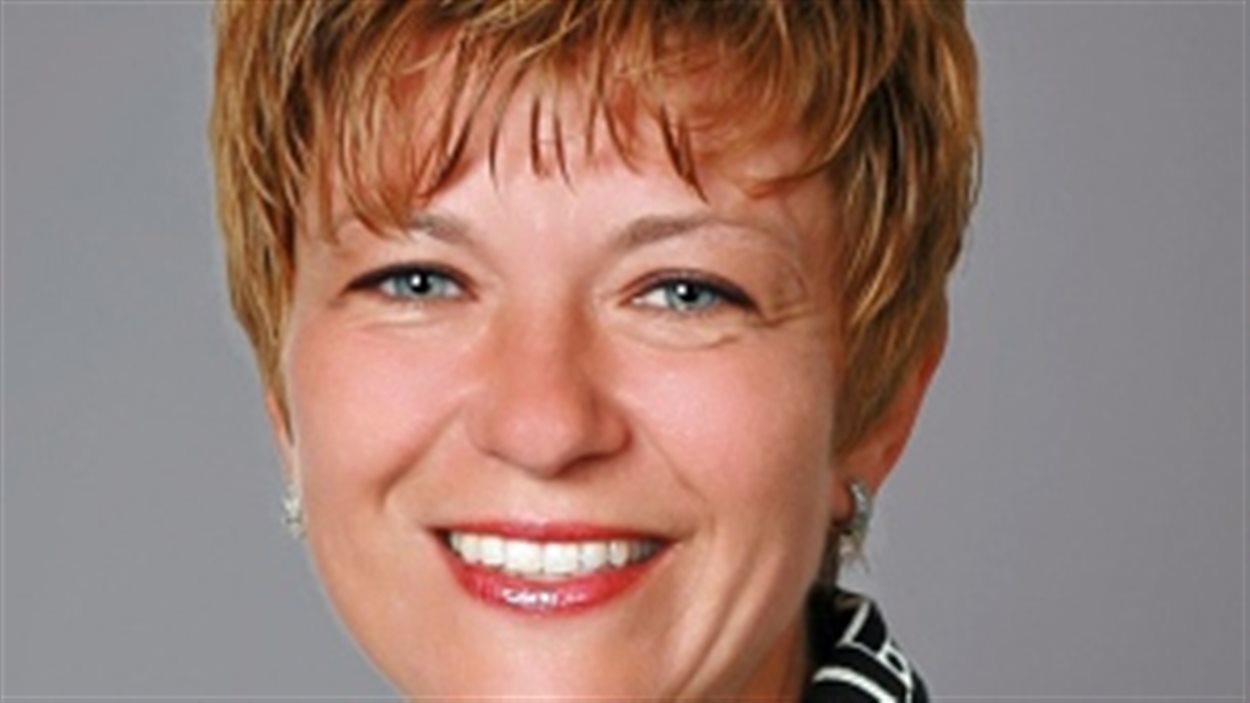 Chrysler Canada embauche l'ex-députée, Teresa Piruzza | Radio-Canada