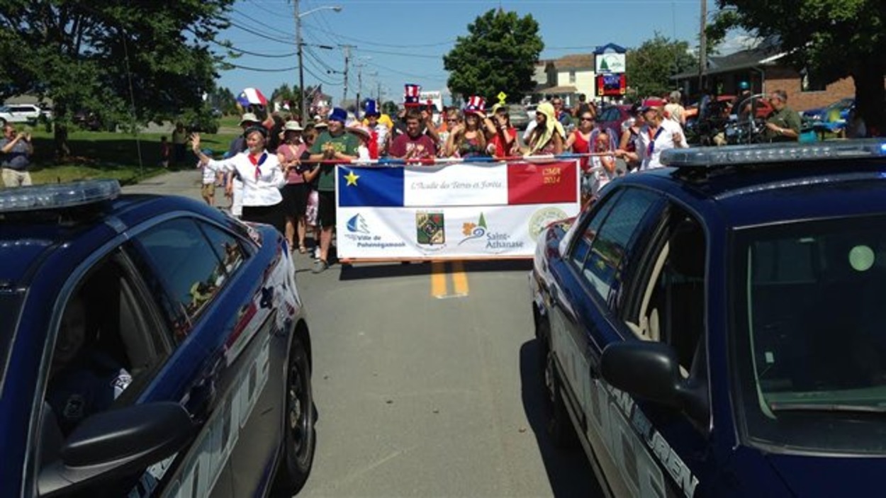 Grand tintamarre symbolique entre le Maine et l'Acadie | Radio-Canada