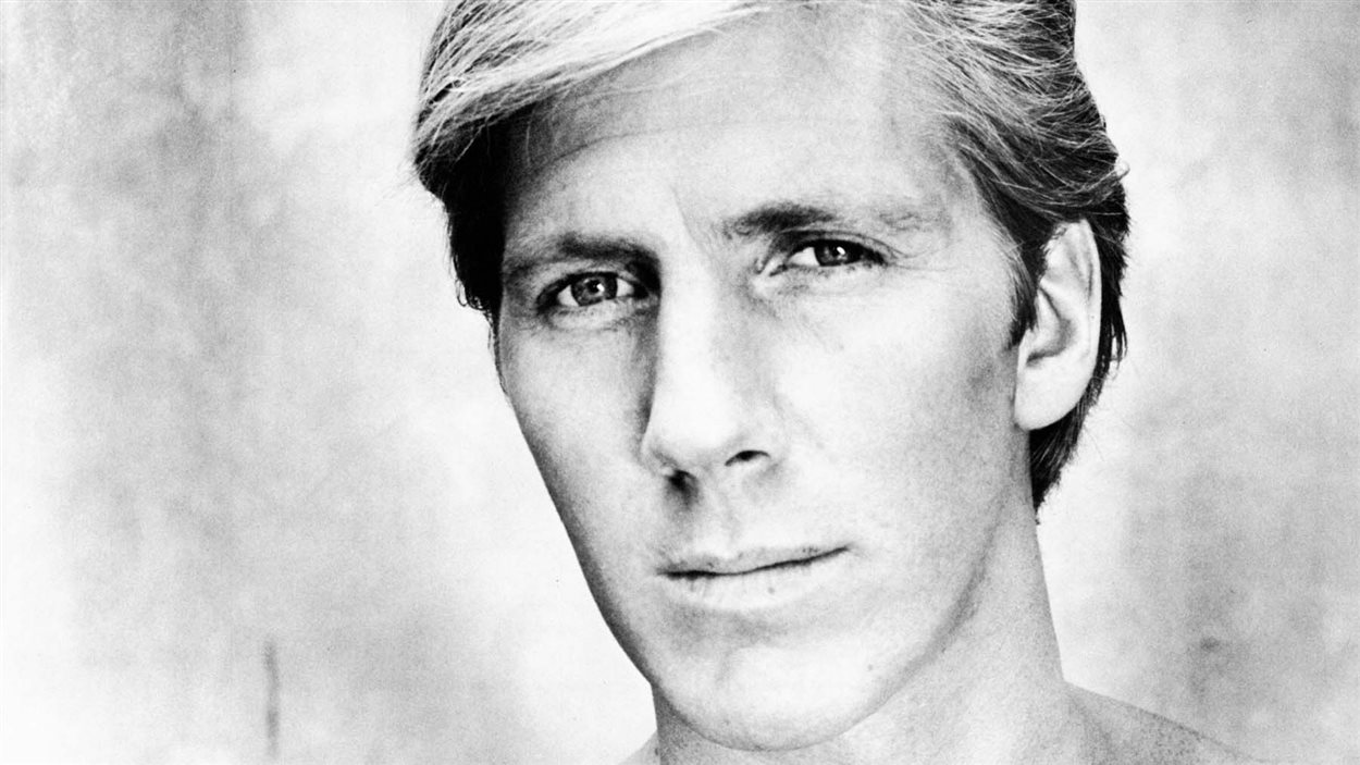 Les recherches pour retrouver un mystérieux chanteur romantique ...