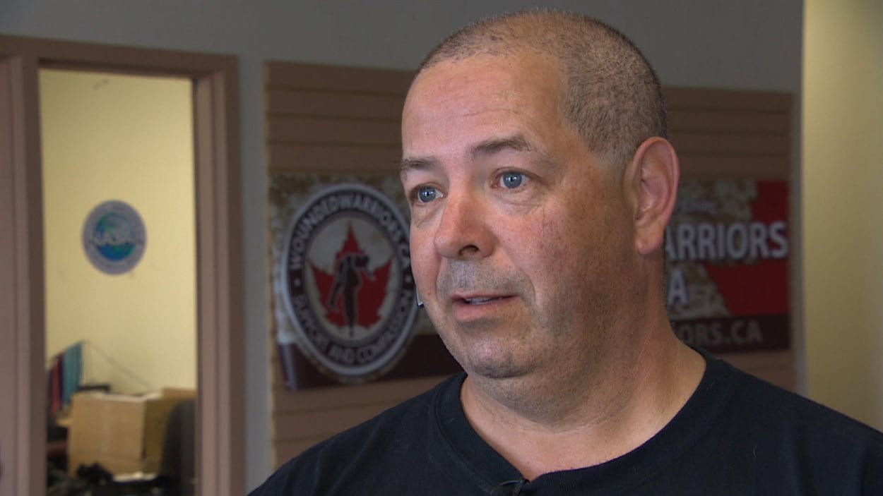 Une adolescente expulsée d'un restaurant à cause d'un chien d ...