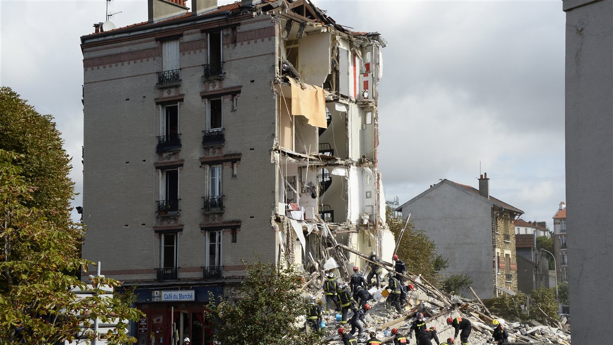 Explosion Mortelle Dans Un Immeuble Près De Paris Radio Canada Ca