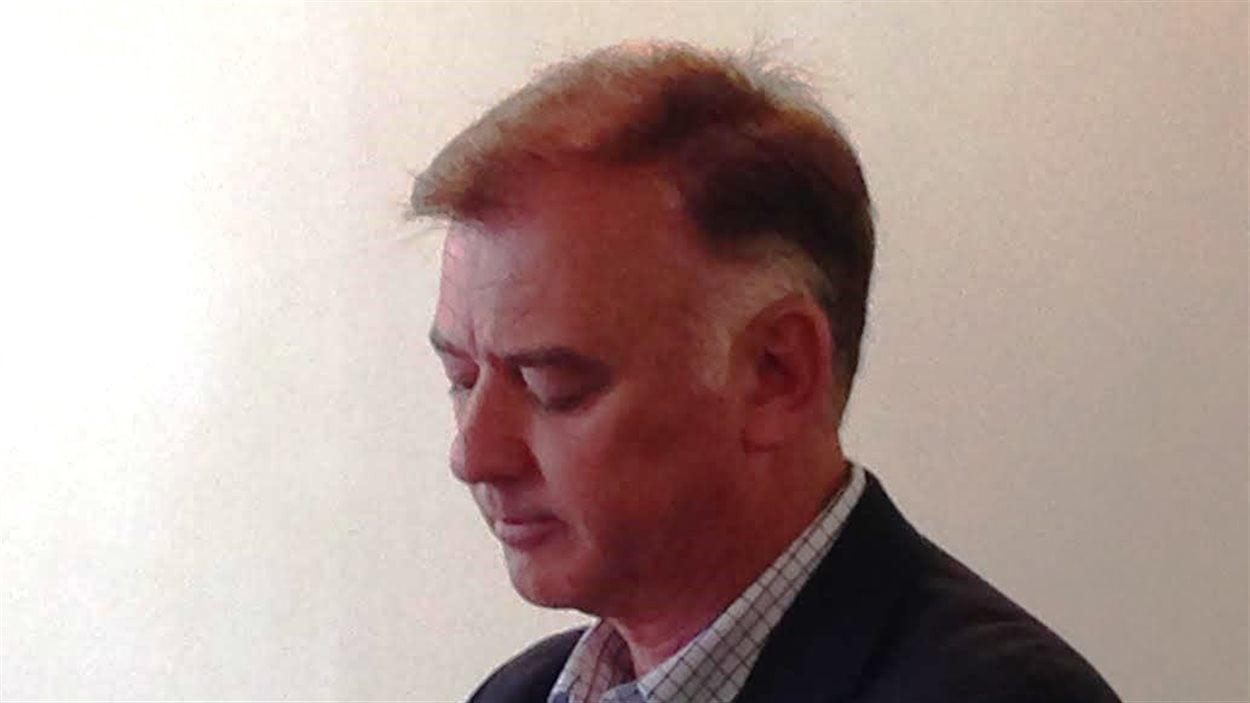 Paul Robichaud demande un nouveau dépouillement | Radio-Canada