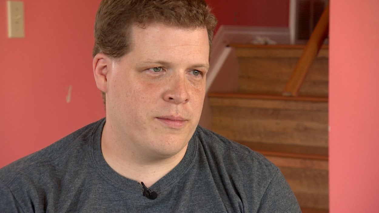 Trois enfants avec des difficultés, aucune aide | Radio-Canada.ca