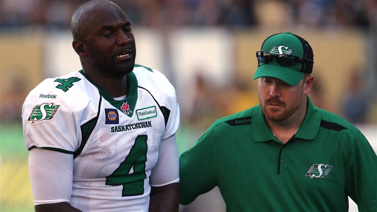 Les Roughriders gagnent mais perdent Darian Durant | Radio-Canada