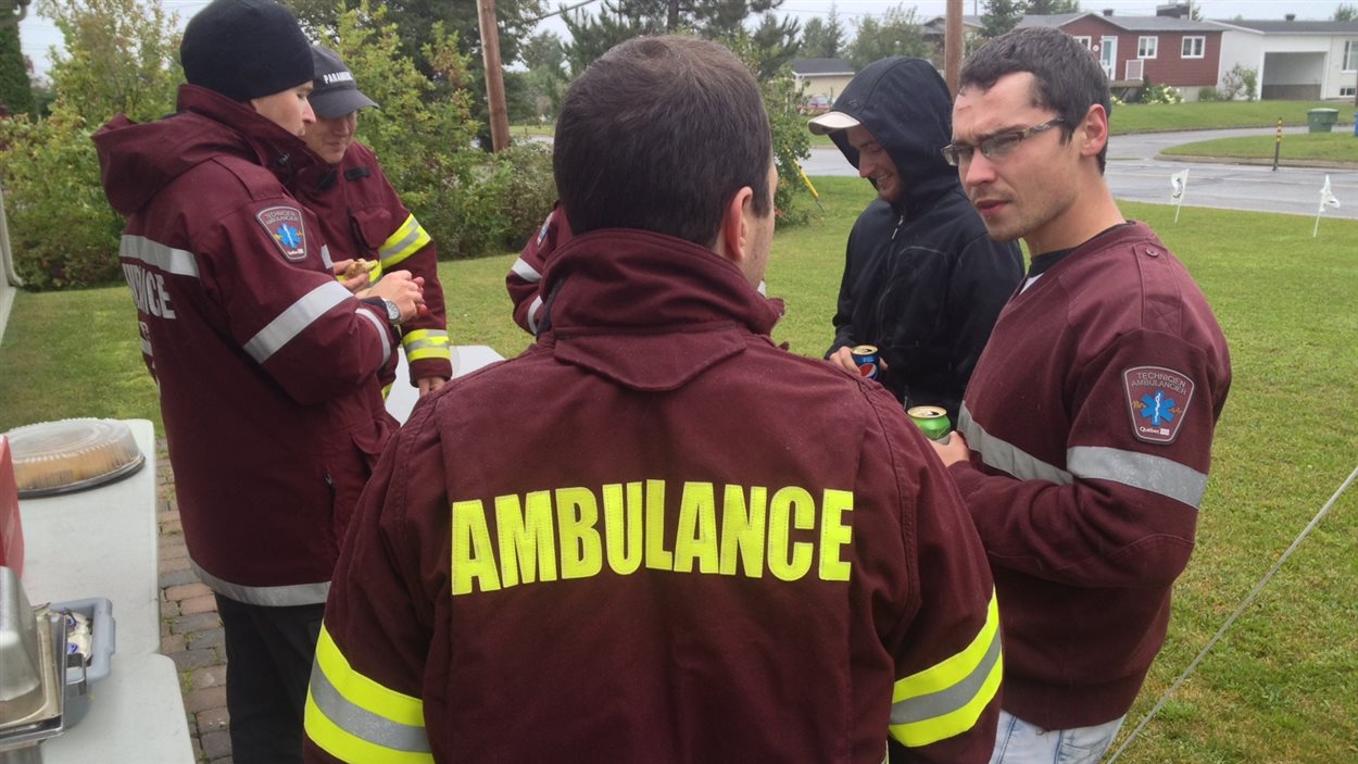 Les paramédics entament des actions de visibilité contre Ambulances ...
