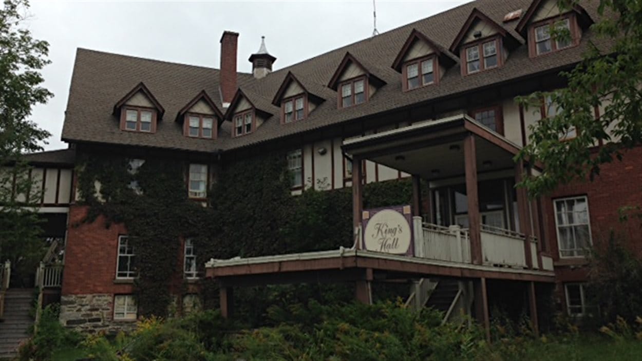L'hôtel King's Hall de Compton vendu | Radio-Canada