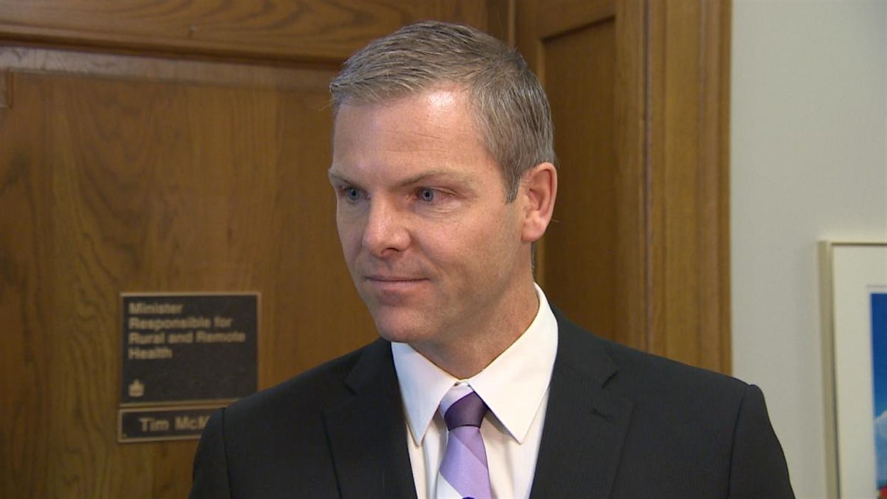 Un ministre du gouvernement Wall joint l'industrie pétrolière | Radio ...