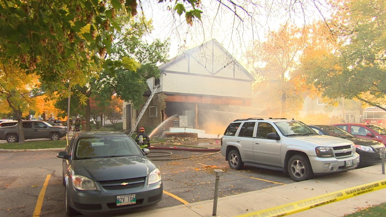 Une explosion détruit partiellement une résidence de Winnipeg | Radio ...