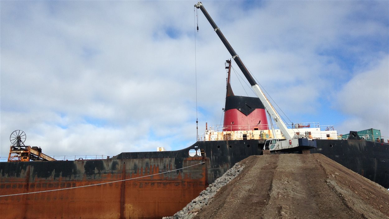 Visite autour de l'épave du MV Miner | Radio-Canada