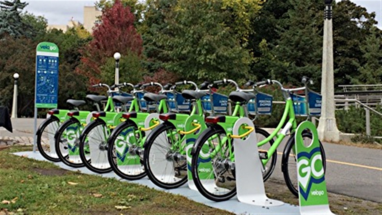 Des vélos en libre-service installés à l'Université de Windsor | Radio ...