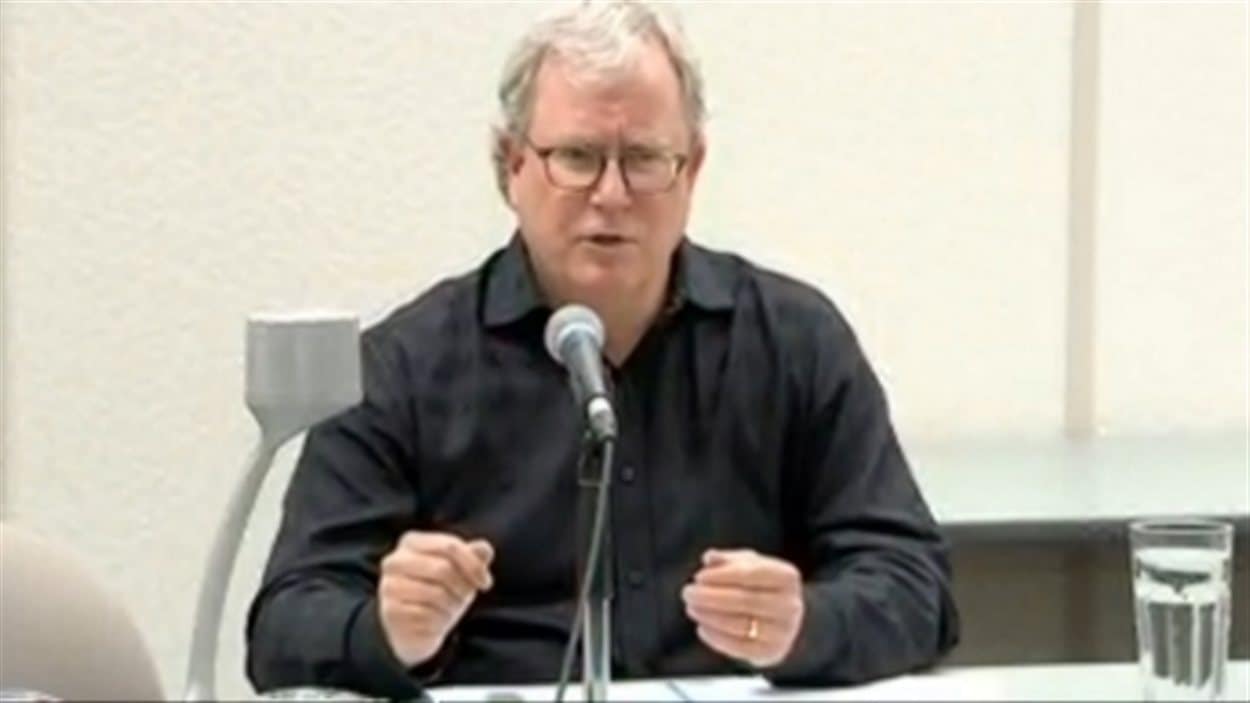 Ebola : le médecin en chef albertain se veut rassurant | Radio-Canada