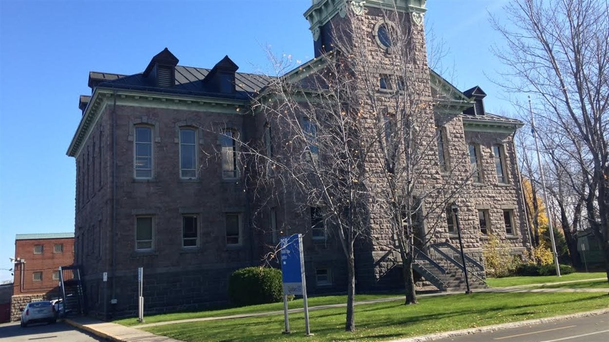 Début du procès de Dave Mequish | Radio-Canada