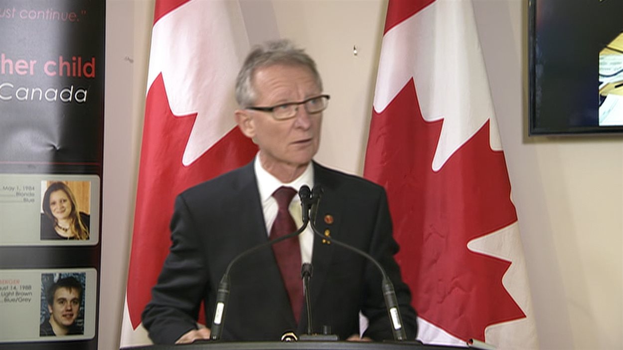 Ottawa crée un répertoire ADN des personnes disparues | Radio-Canada