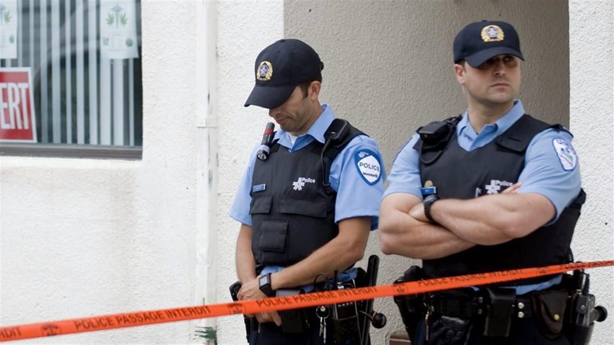 Les policiers de Montréal réclament l'inspection de leurs armes de ...