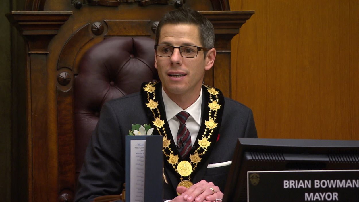 Le maire Bowman veut encourager l'art autochtone à Winnipeg | Radio-Canada