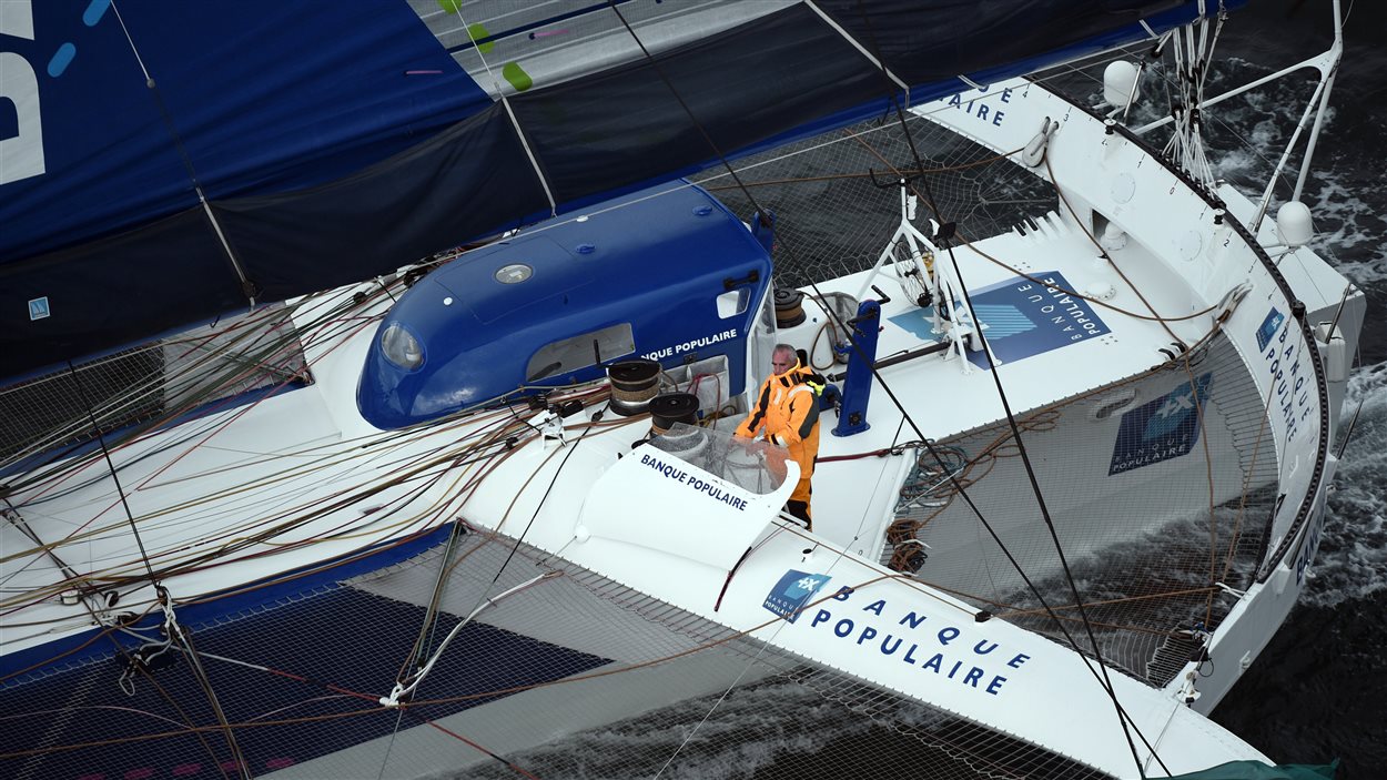 Loïck Peyron avale la Route du rhum en un temps record | Radio-Canada