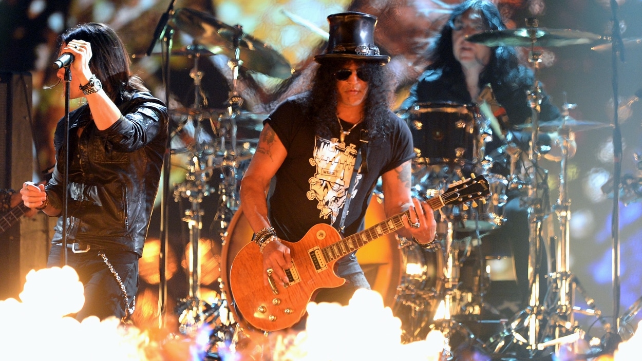 Axl Rose et Slash de Guns N' Roses ensemble sur scène en 2016? | Radio ...