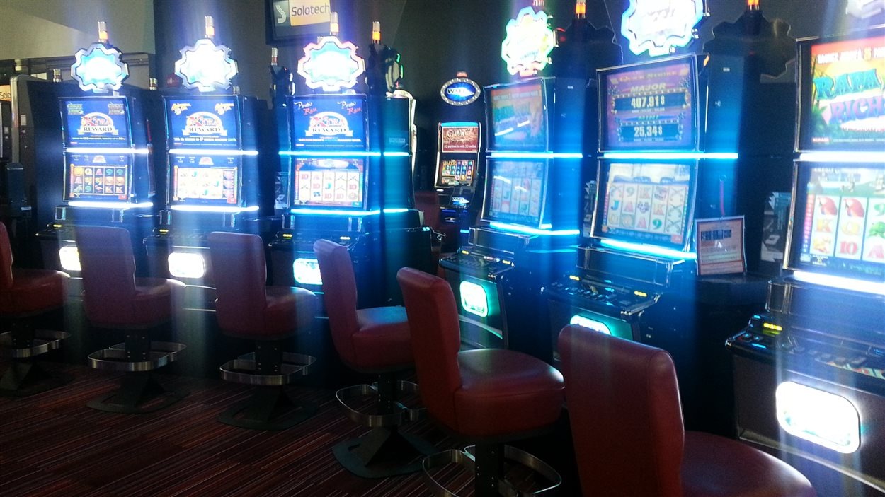 Loto-Québec dévoile son nouveau salon de jeux | Radio-Canada.ca