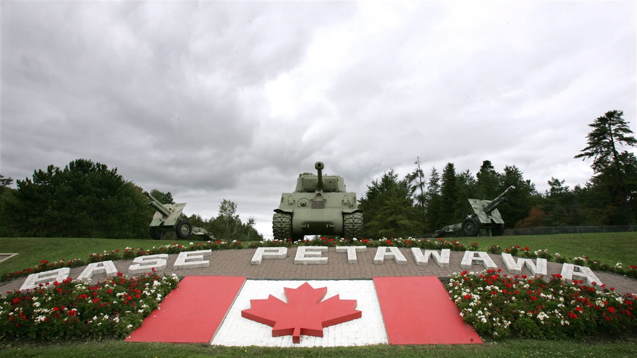 Mort d'un militaire à la base de Petawawa | Radio-Canada