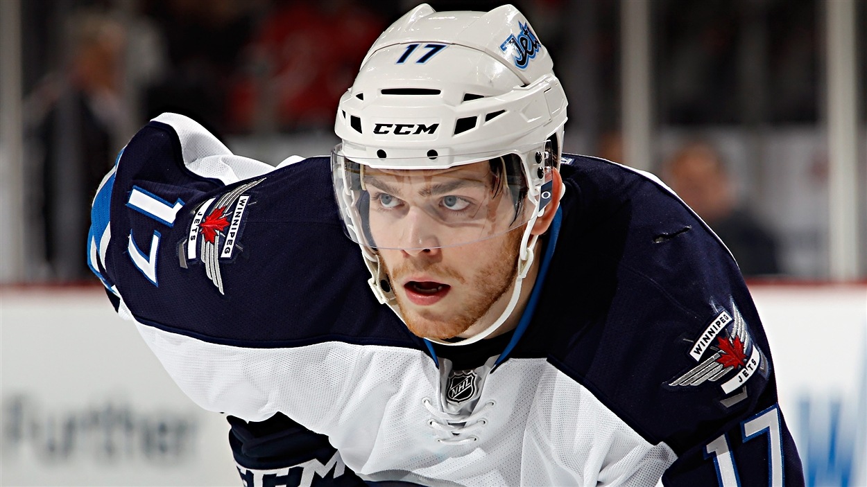 Ryan Garbutt et Adam Lowry suspendus par la LNH | Radio-Canada