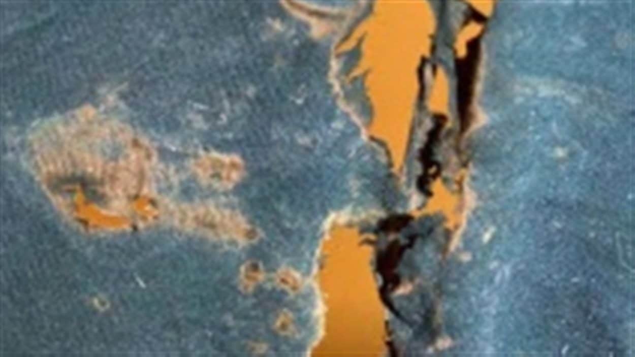 Un téléphone Samsung explose et provoque deux incendies | Radio-Canada