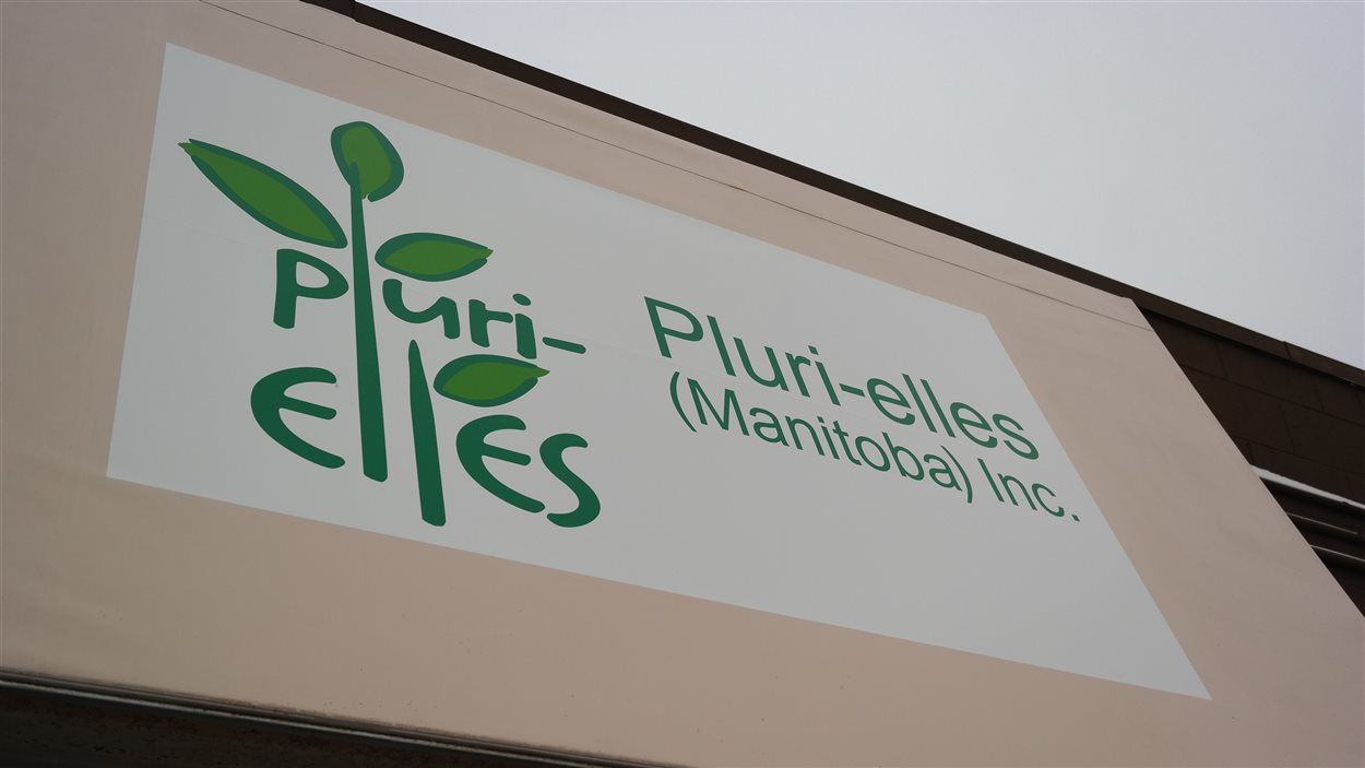 Pluri-elles dévoile ses nouveaux locaux | Radio-Canada