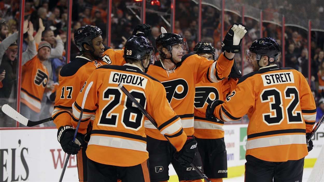 Cameron décroche sa première victoire | Radio-Canada