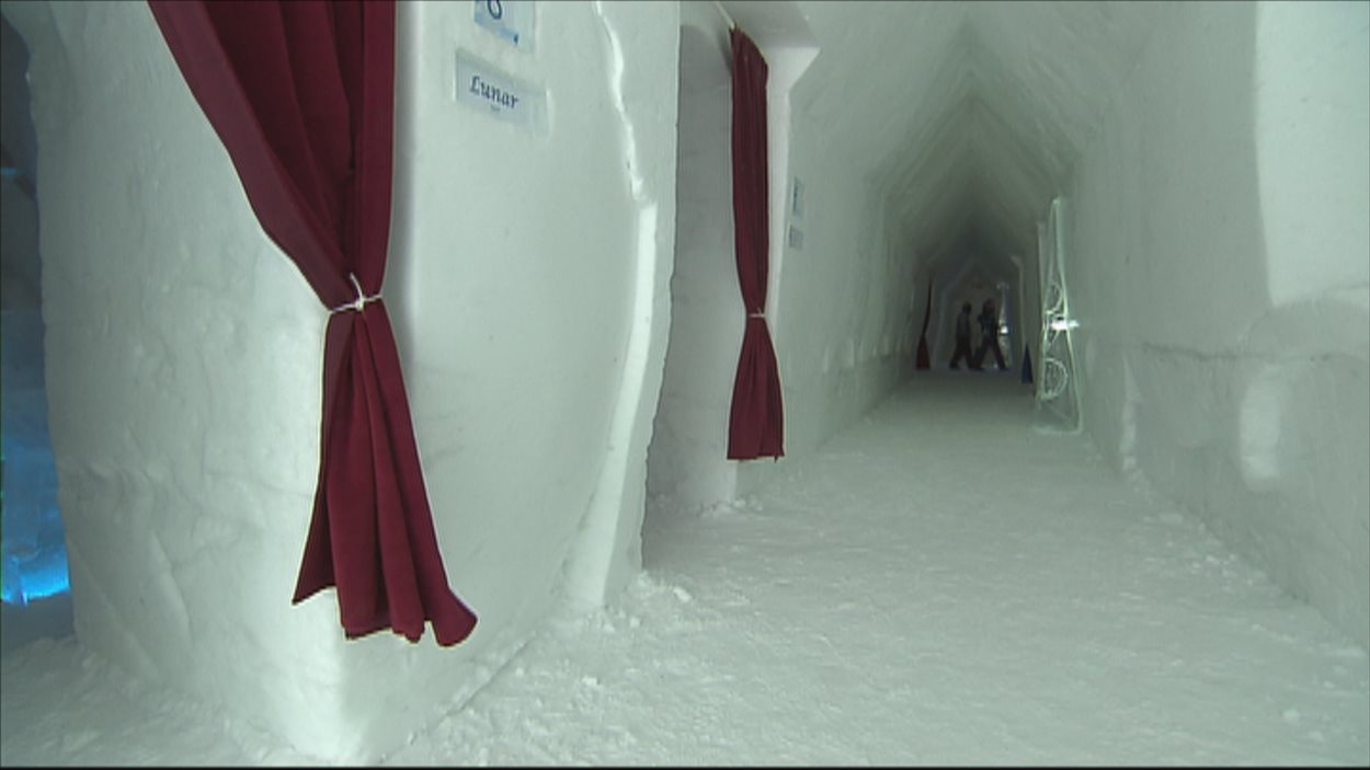 Coup d'envoi de la 15e édition de l'Hôtel de glace | Radio-Canada