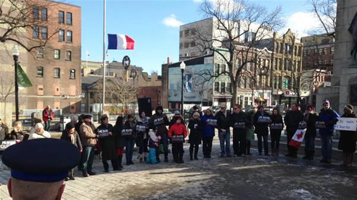 Des Haligoniens se rassemblent sous la bannière « Je suis Charlie ...