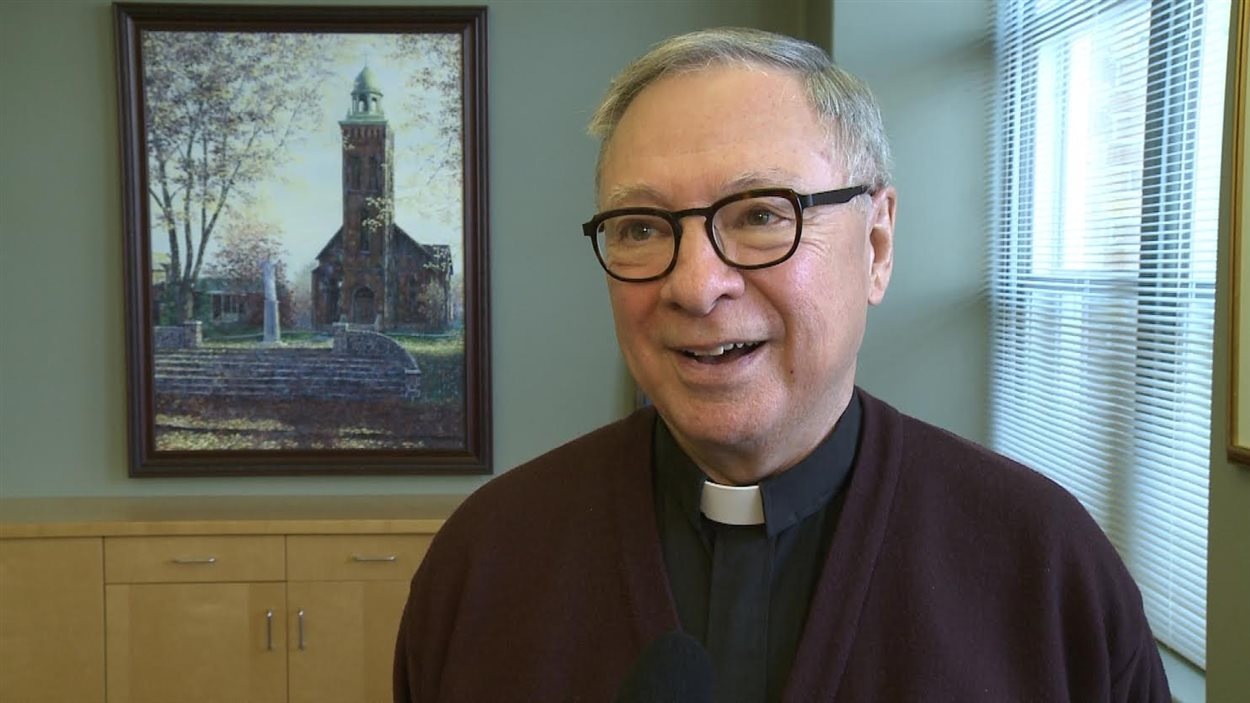 Retraite de Mgr Jean-Louis Plouffe après 50 ans de service | Radio-Canada