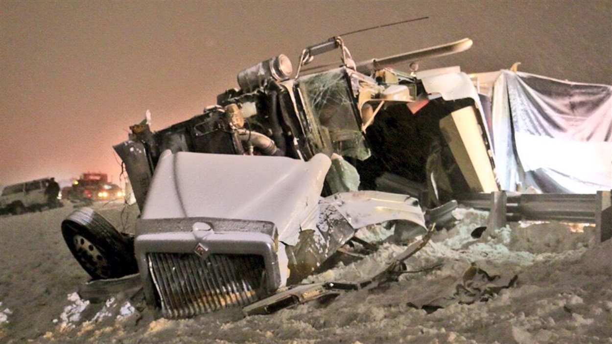 Autoroute 401 ouest rouverte à Whitby | Radio-Canada