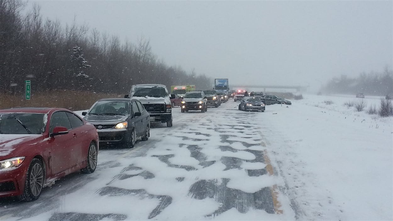 Carambolages sur l'autoroute 20 dans le Centre-du-Québec | Radio-Canada